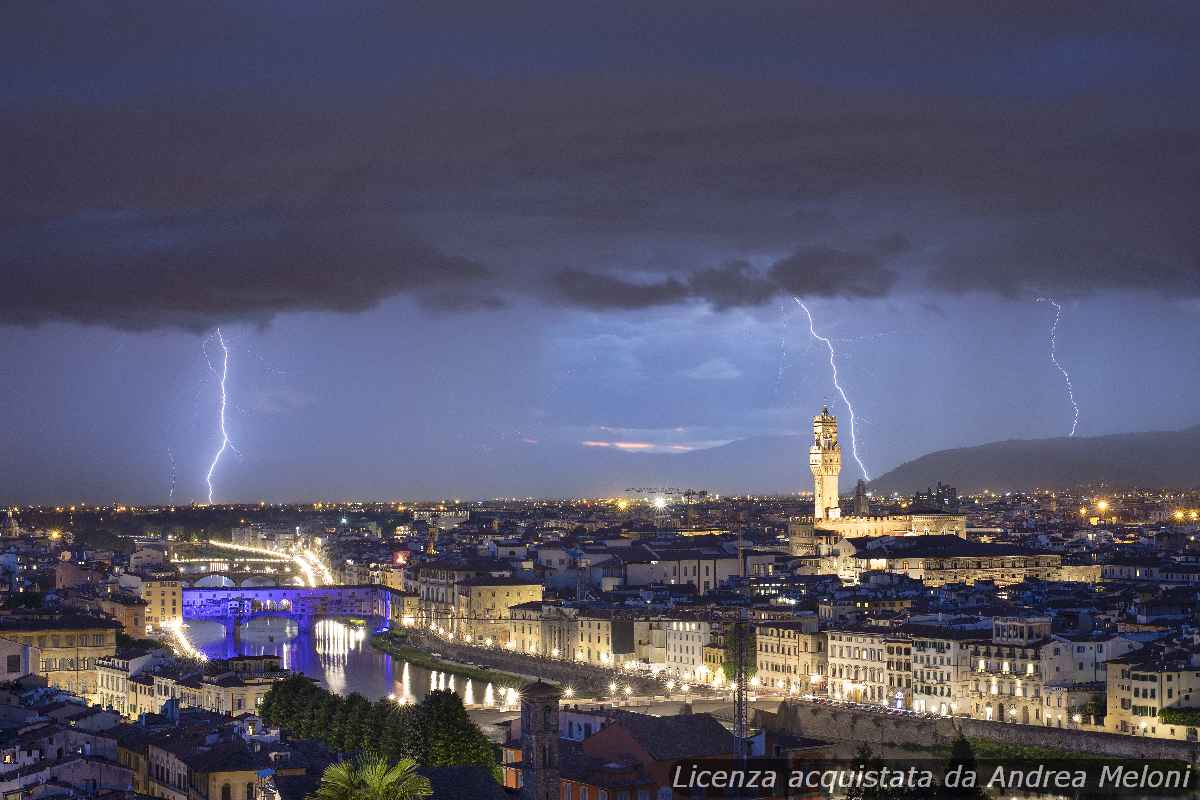 Meteo Firenze: oggi piovaschi, domani rovesci e nuvole in arrivo ...