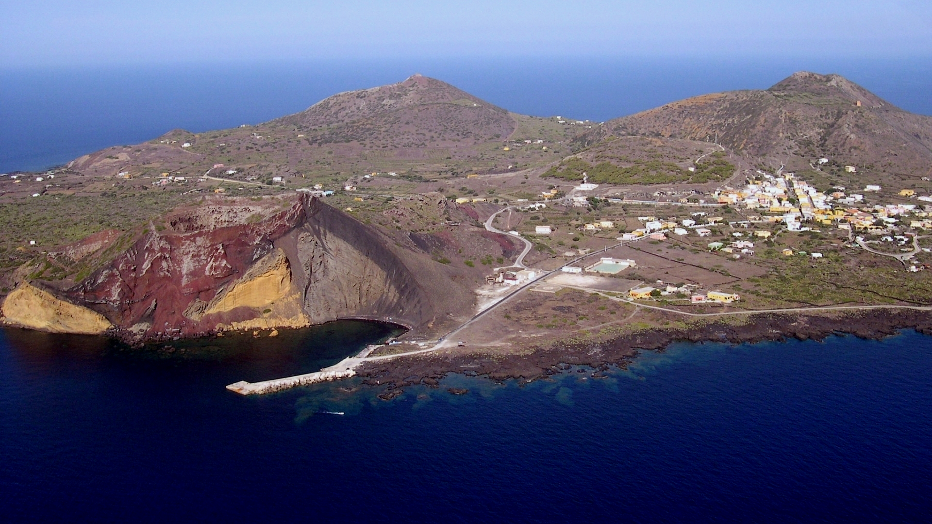 Viaggio a Linosa ed Alicudi: le più tranquille isole italiane - TEMPO ...